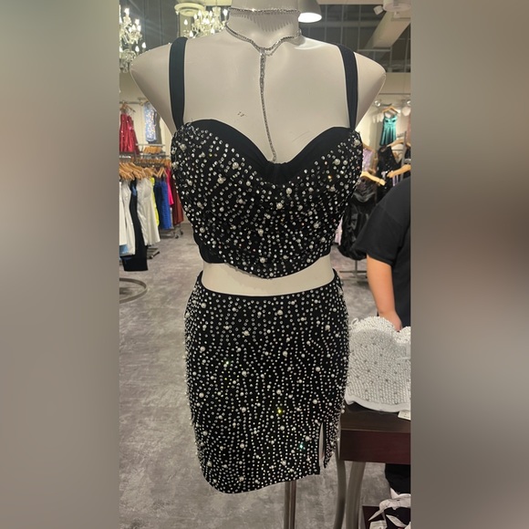 Windsor | Dresses | Windsor 2 Piece Set | Poshmark